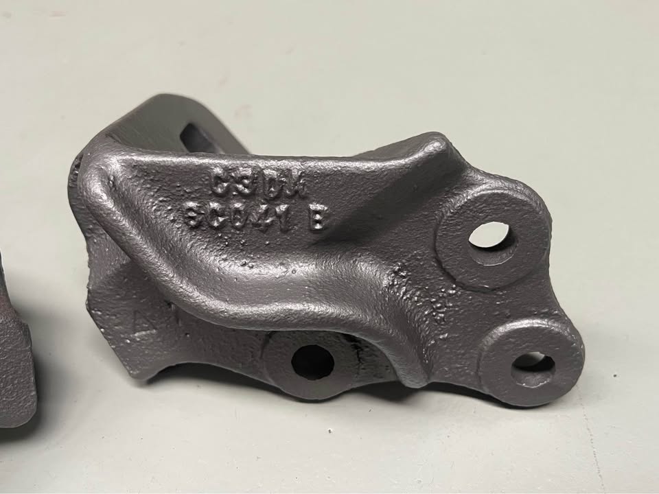 1964 - 1965 MUSTANG V8 ENGINE MOUNTS GENUINE RESTORED – Classic Ford Parts